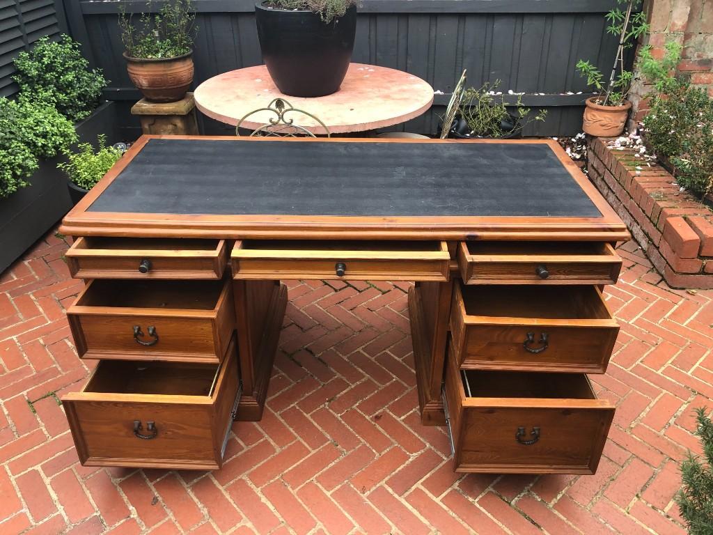 Flat Chested Girls - Fastiko.au